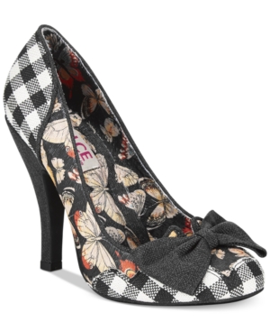 Shop Pin Up Shoes in Flirty Vintage Retro Styles